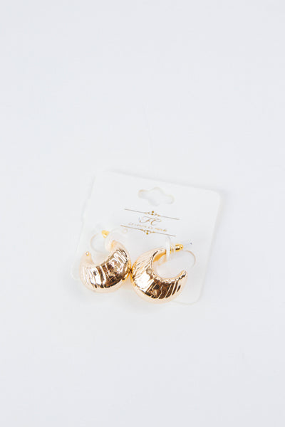 Ariah Textured Moon Hoop Earrings, Gold – North & Main Clothing Company